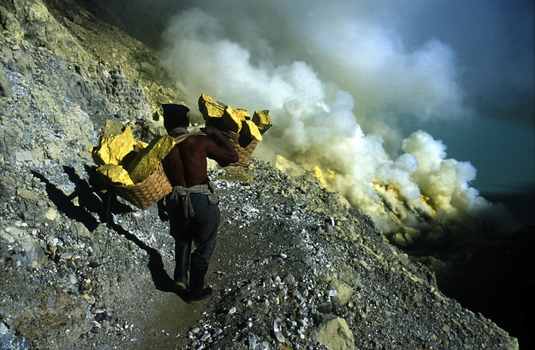 O Globo - Os cinco trabalhos mais miseráveis do mundo, segundo documentário